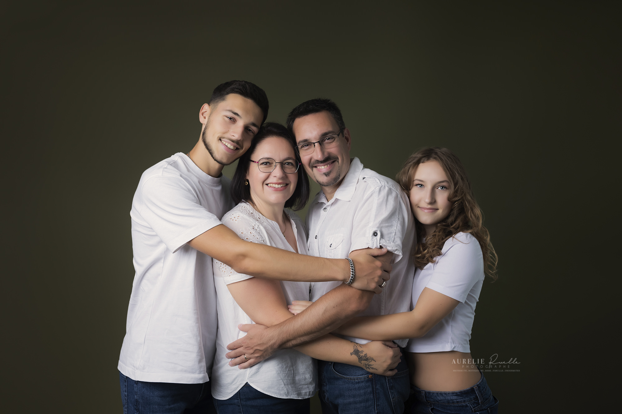 Une séance photo famille au studio à Clécy - Aurélie Ruelle